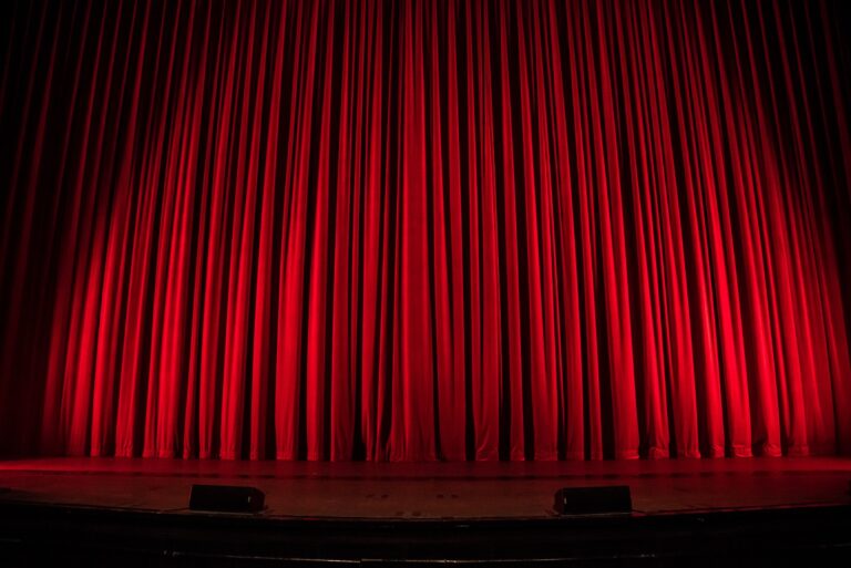 What is ellipsoidal light? – Ovation Light